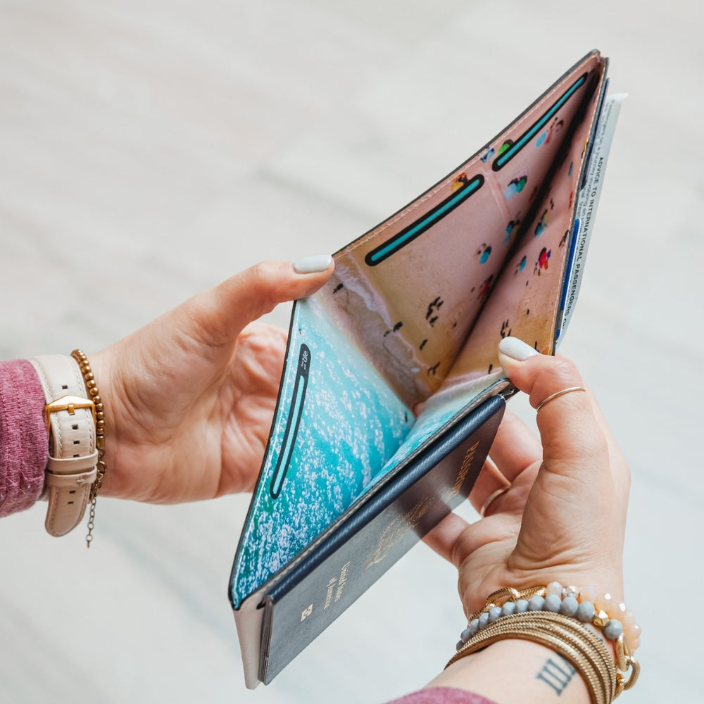 Travel Wallet: Beach Edition | KeySmart