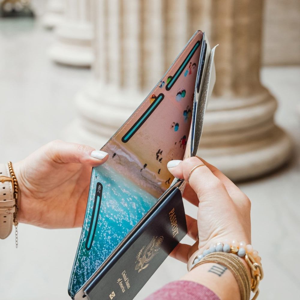 Travel Wallet: Beach Edition | KeySmart
